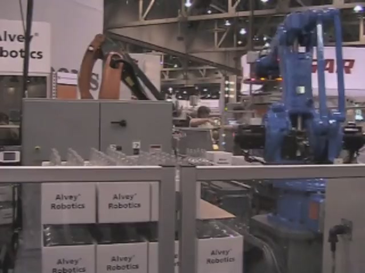 Packing and unpacking highlighted through three robots | Packaging World