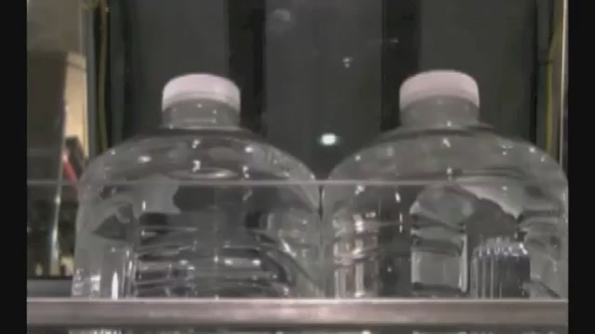 Roberts PolyPro Develops Two Machines in One – an Innovative Handle Applicator for Multi Packs ...